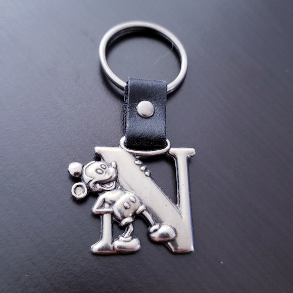 Disney | Accessories | Nwot Disneys Mickey Mouse N Keychainkeyring ...